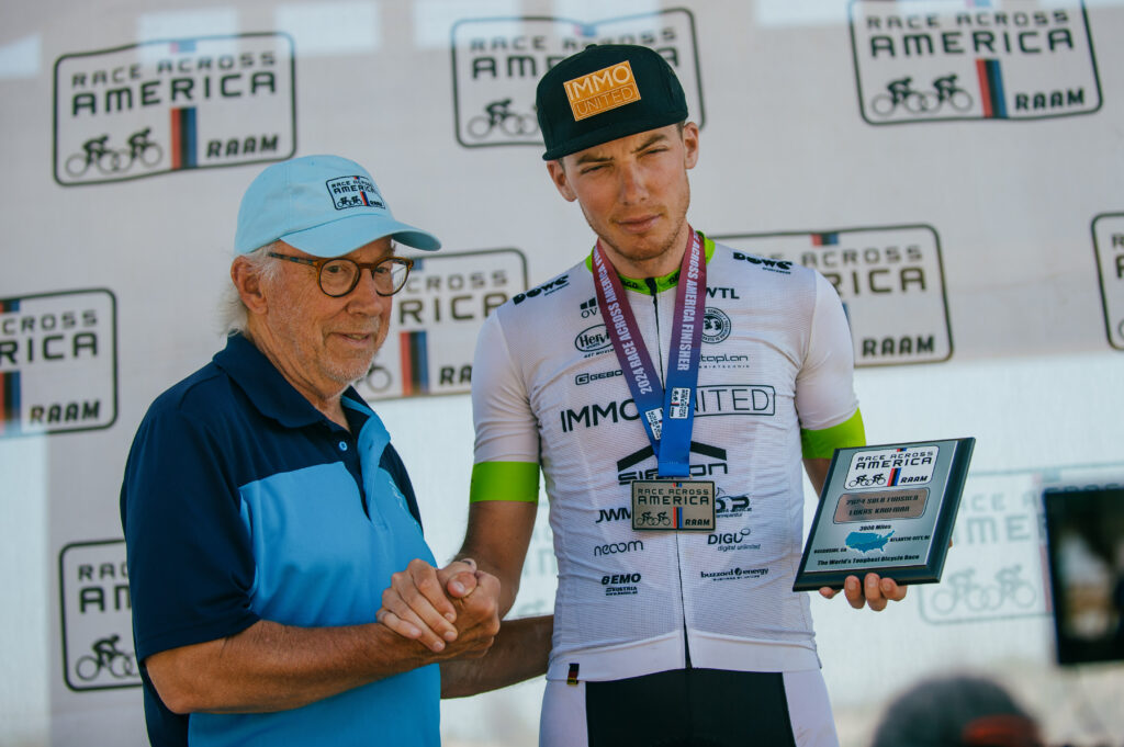Lukas Kaufmann beim Race Across America (RAAM) 2024 - OLEOvital